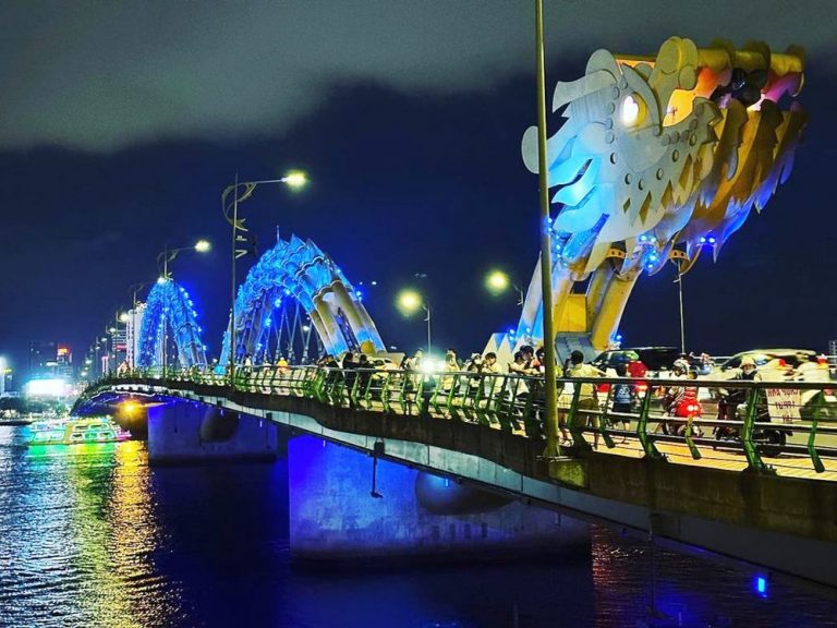 Da Nang Cruise enjoy the Fire-breathing Dragon Bridge on the Han River